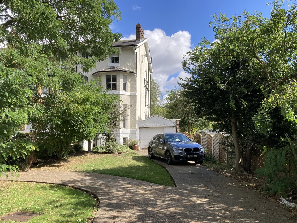 Flat And Garage 100a Hervey Road London Se3 8bx Property Details